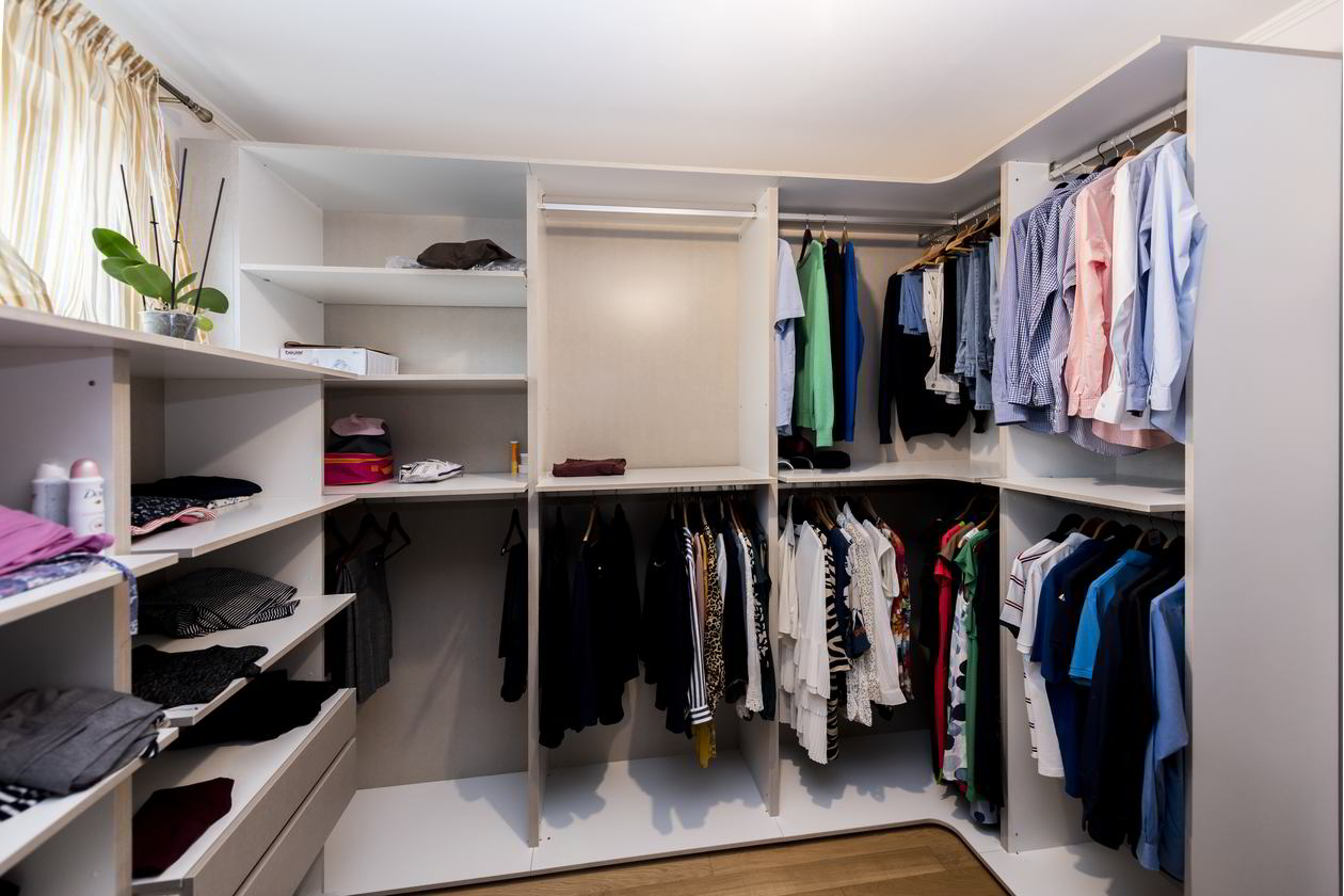 Proiect mobila Dressing-Room, pe trei pereti, 9m², Realizat 08 ...